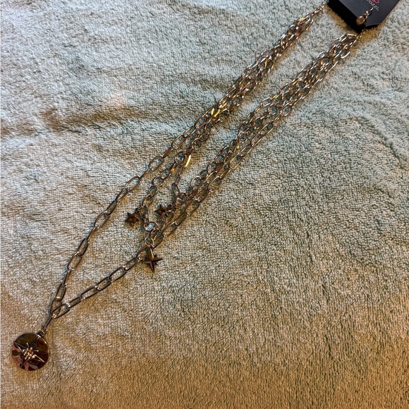 paparazzi | Jewelry | Paparazzi Silver Layered Necklace With Intricate ...